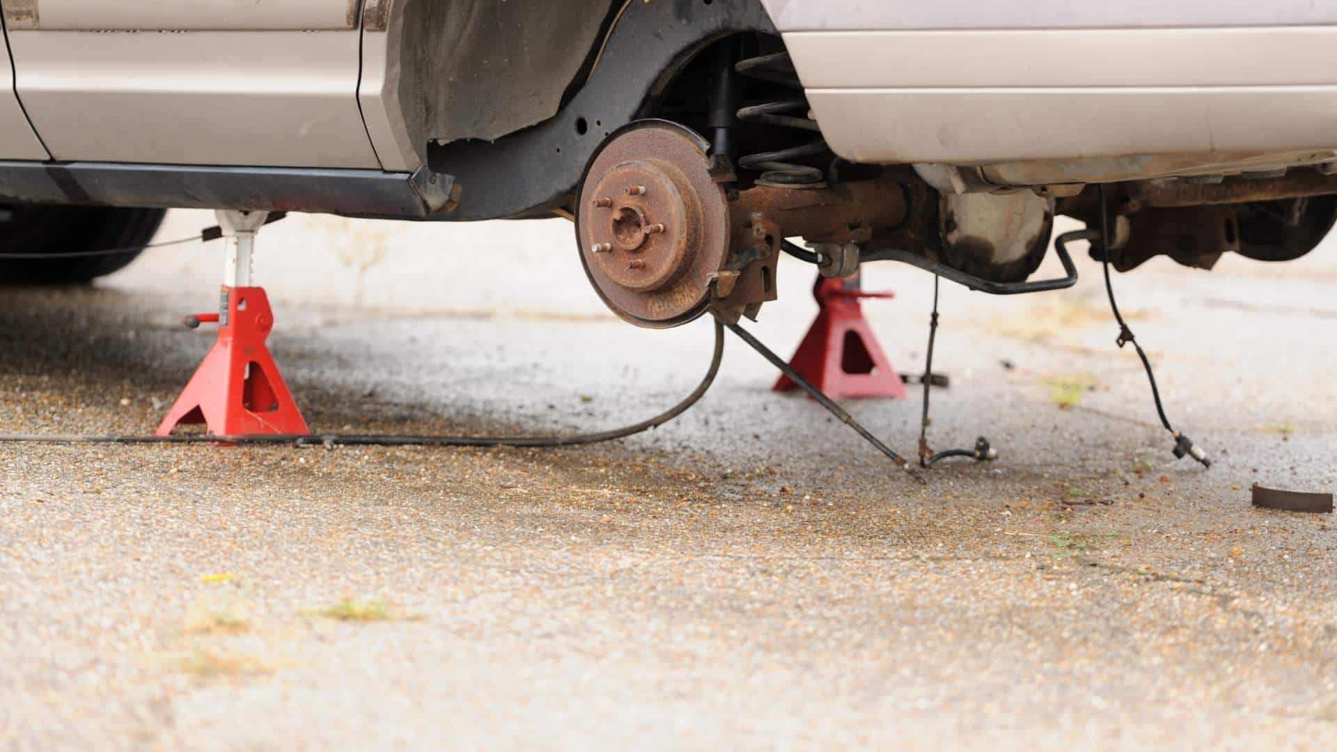 do-you-need-2-or-4-jack-stands-hear-it-from-an-expert